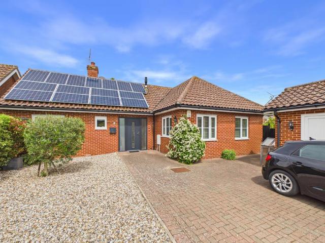 4 bedroom detached bungalow for sale