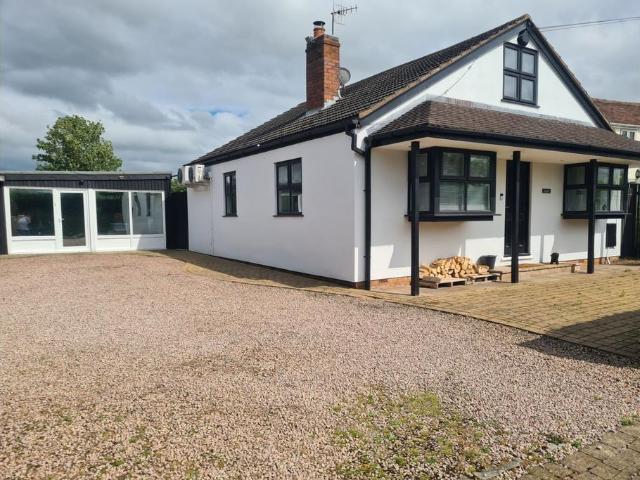 4 bedroom detached bungalow for sale