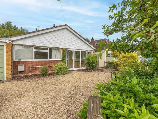 4 bedroom detached bungalow for sale