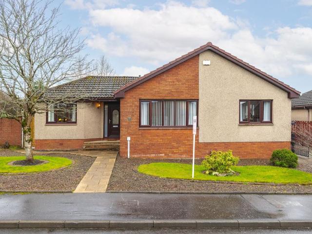 4 bedroom detached bungalow for sale