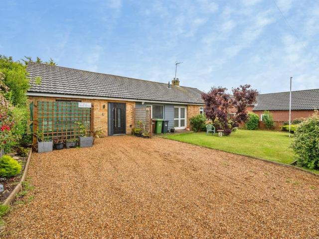 4 bedroom detached bungalow for sale