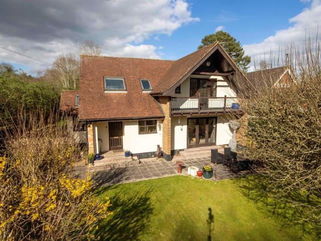 4 bedroom detached bungalow for sale