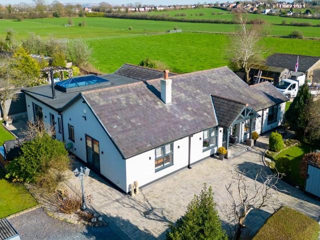4 bedroom detached bungalow for sale