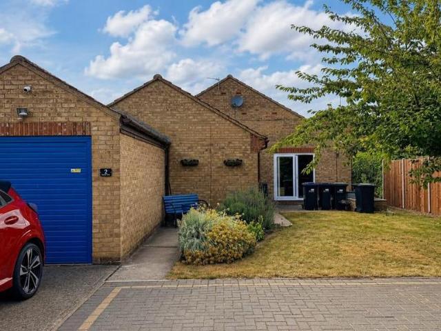 4 bedroom detached bungalow for sale
