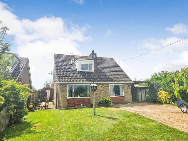 4 bedroom detached bungalow for sale