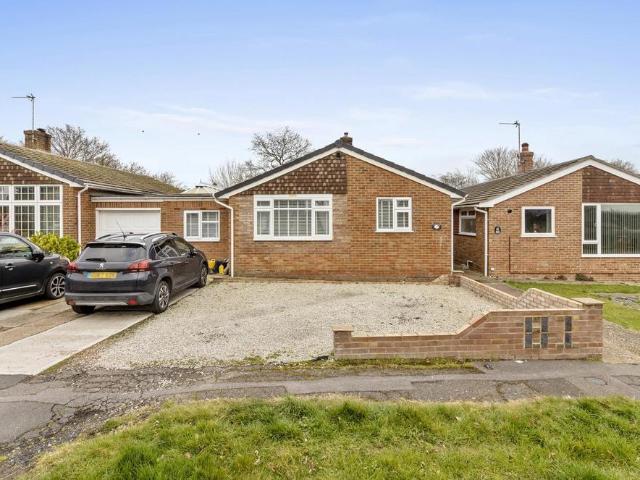 4 bedroom detached bungalow for sale