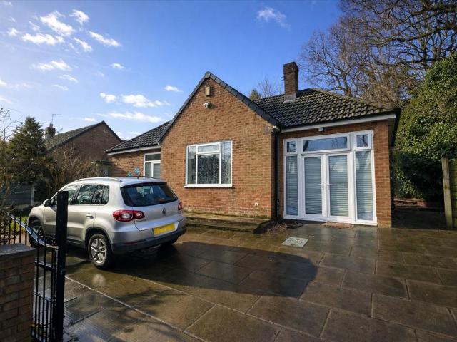 4 bedroom detached bungalow for sale