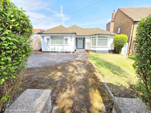 4 bedroom detached bungalow for sale