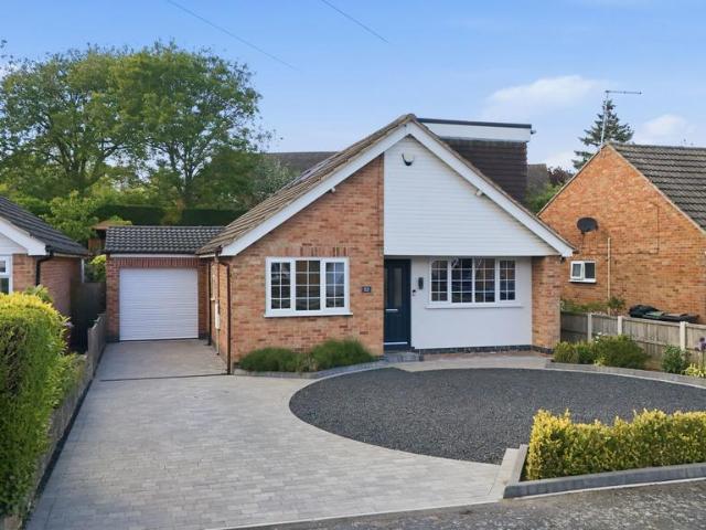 4 bedroom detached bungalow for sale