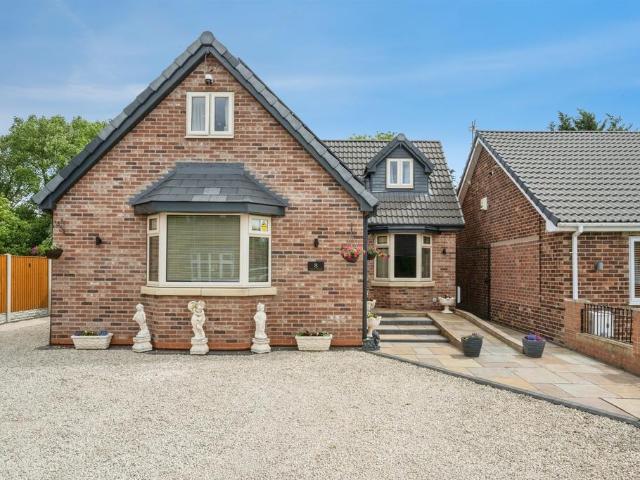 4 bedroom detached bungalow for sale