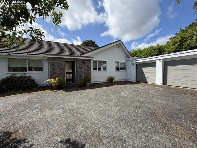 4 bedroom detached bungalow for sale