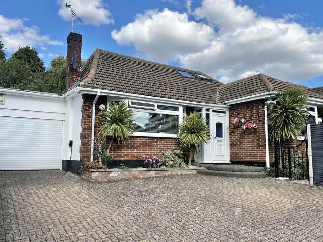4 bedroom detached bungalow for sale