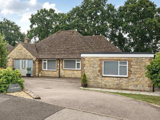 4 bedroom detached bungalow for sale