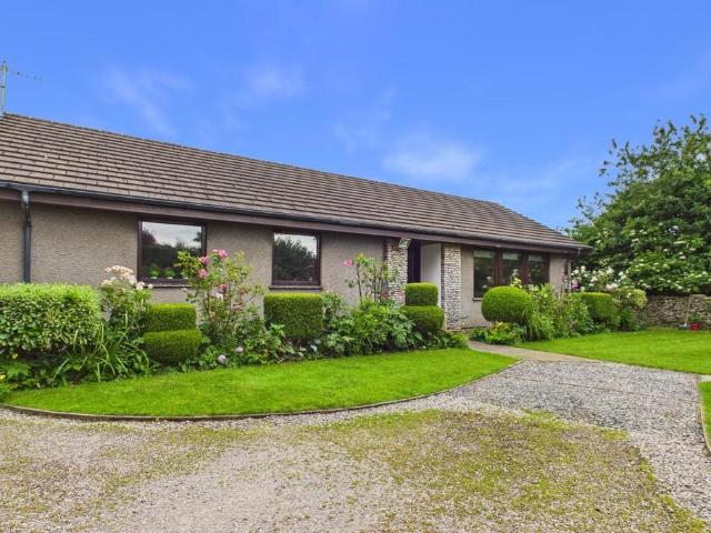 4 bedroom detached bungalow for sale