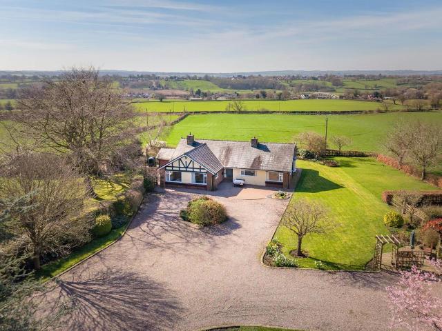 4 bedroom detached bungalow for sale