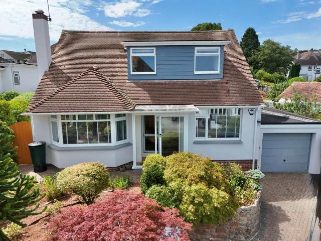 4 bedroom detached bungalow for sale