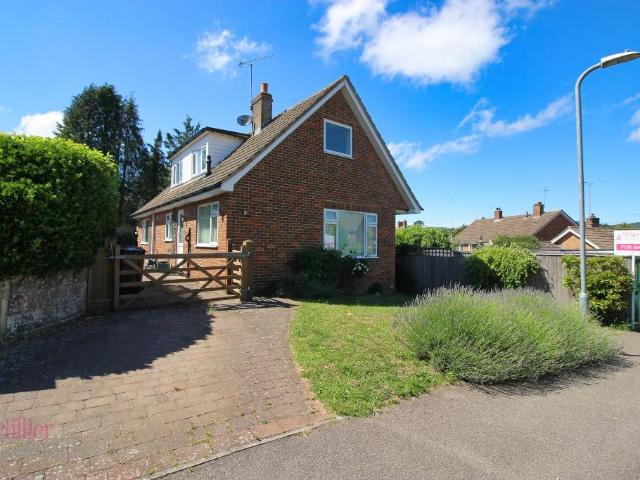 4 bedroom detached bungalow for sale