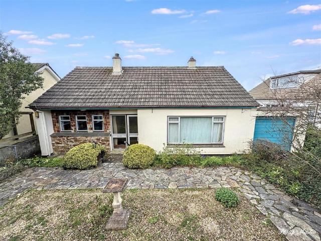 4 bedroom detached bungalow for sale