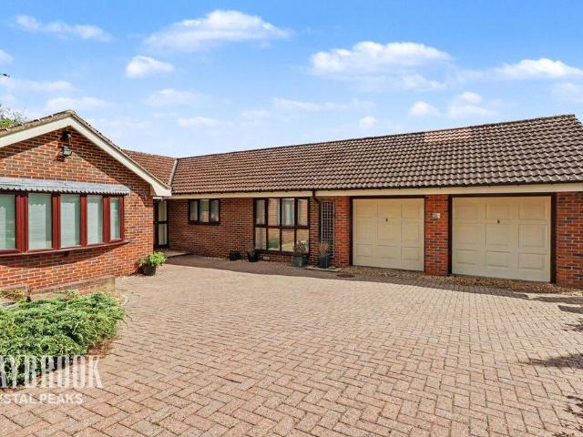 4 bedroom detached bungalow for sale