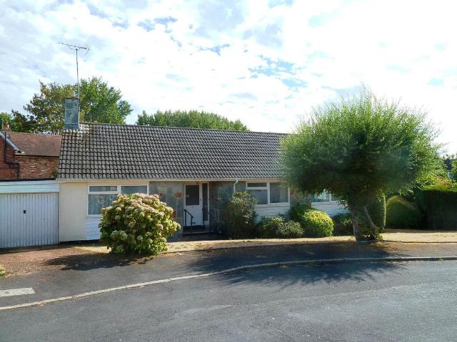 4 bedroom detached bungalow for sale