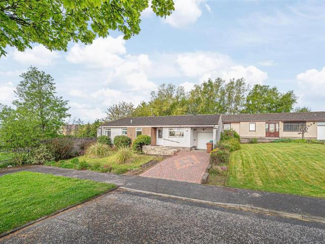 4 bedroom detached bungalow for sale