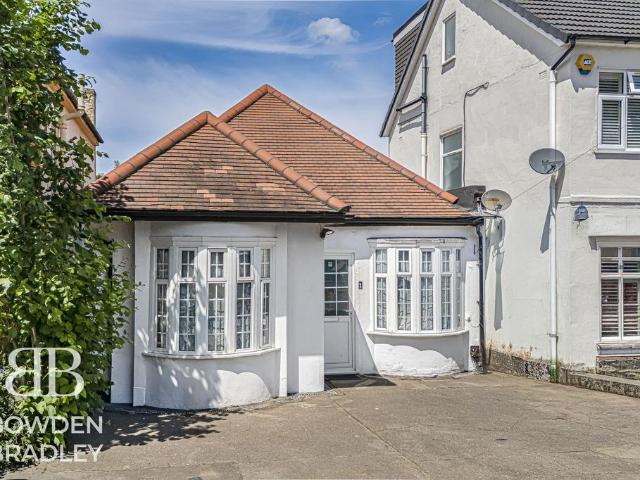 4 bedroom detached bungalow for sale