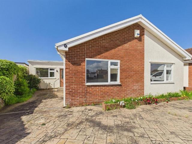 4 bedroom detached bungalow for sale