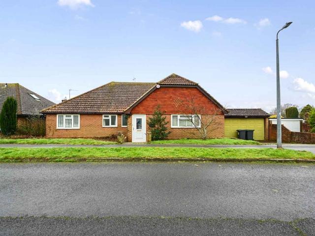 4 bedroom detached bungalow for sale