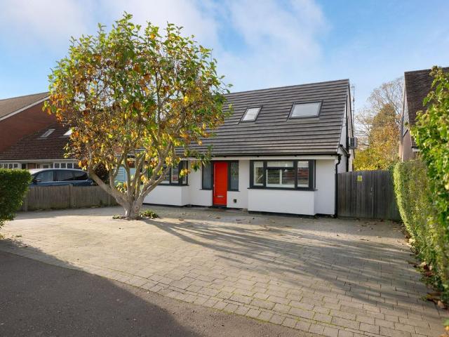 4 bedroom detached bungalow for sale