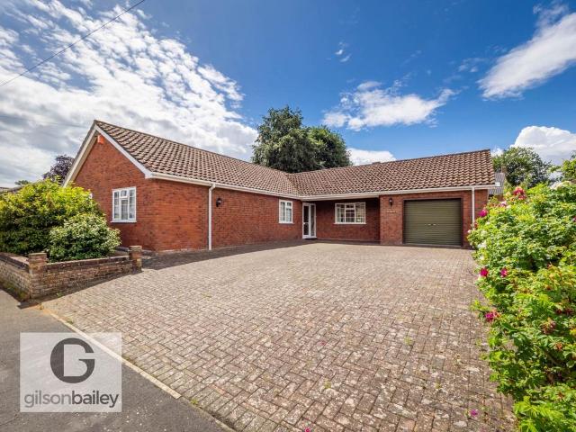 4 bedroom detached bungalow for sale