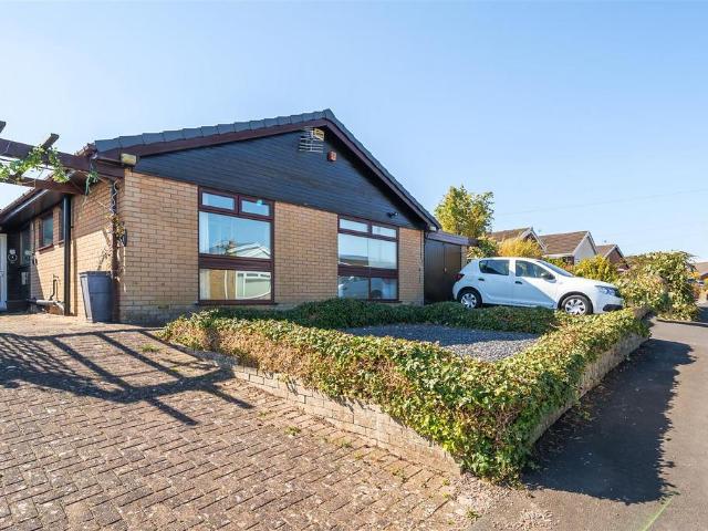 4 bedroom detached bungalow for sale