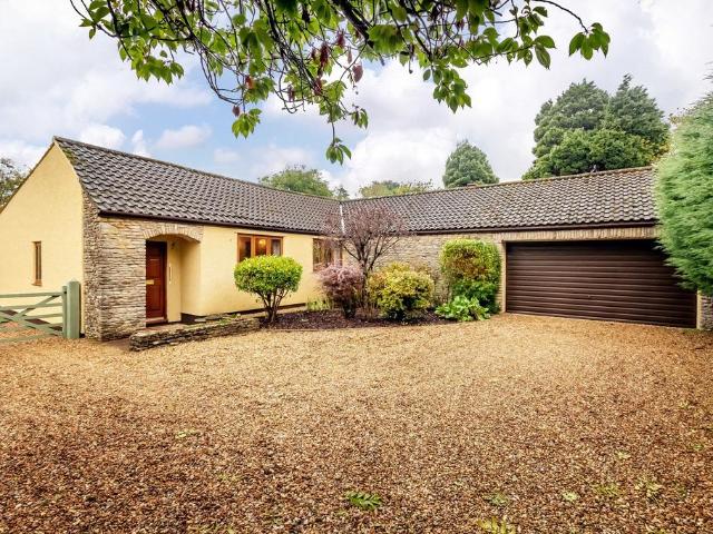 4 bedroom detached bungalow for sale