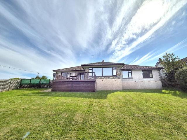 4 bedroom detached bungalow for sale