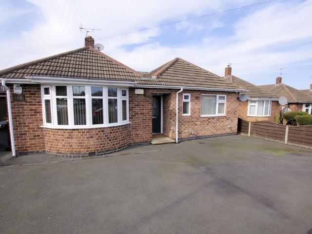 4 bedroom detached bungalow for sale