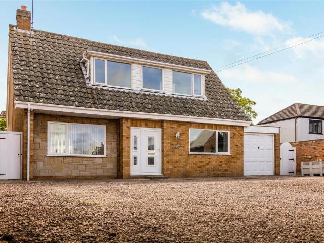 4 bedroom detached bungalow for sale