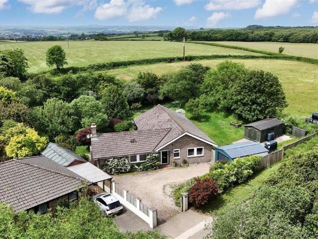 4 bedroom detached bungalow for sale