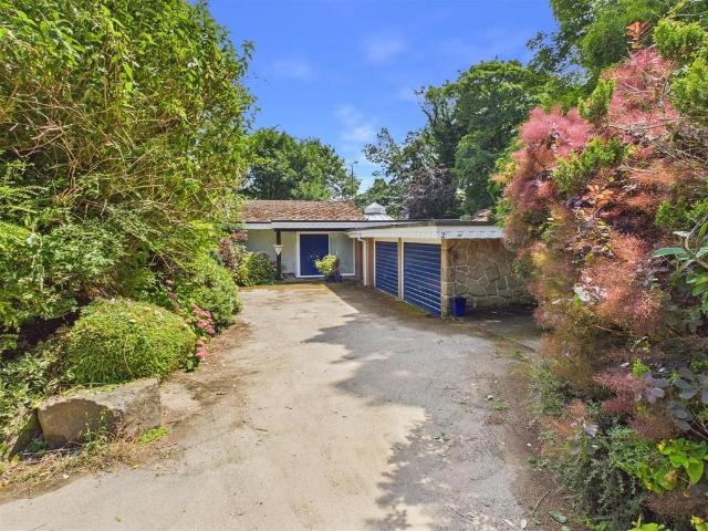 4 bedroom detached bungalow for sale
