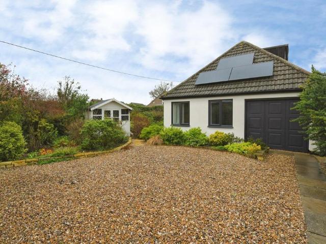 4 bedroom detached bungalow for sale