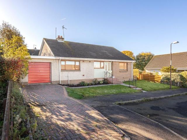4 bedroom detached bungalow for sale