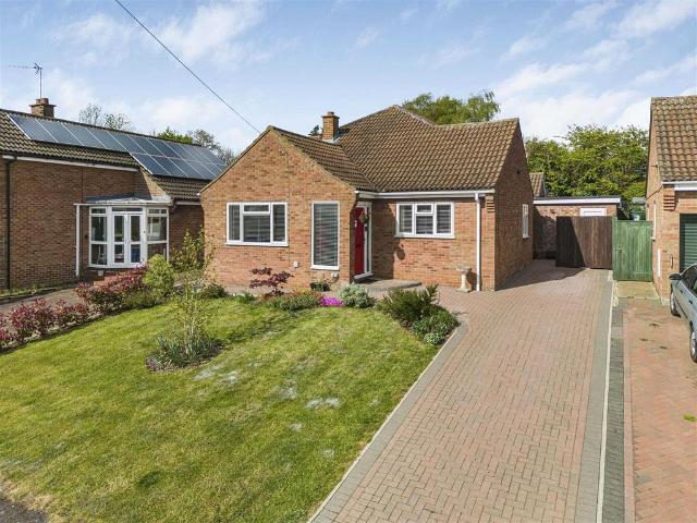 4 bedroom detached bungalow for sale