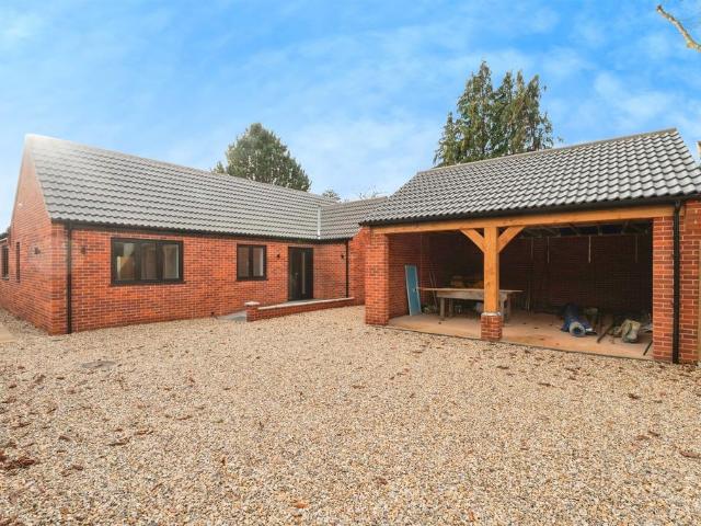 4 bedroom detached bungalow for sale