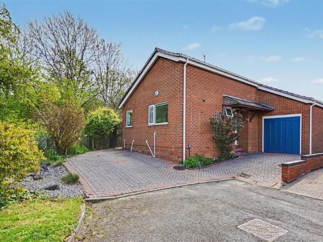 4 bedroom detached bungalow for sale