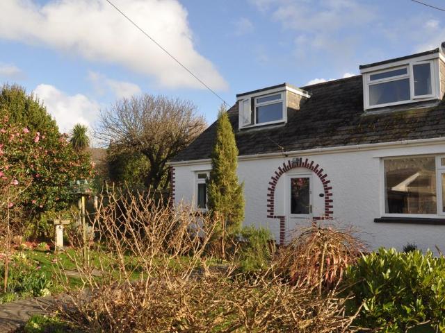 4 bedroom detached bungalow for sale