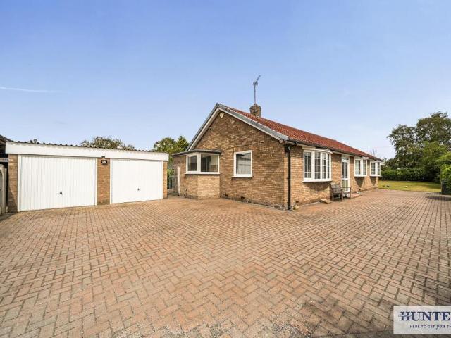 4 bedroom detached bungalow for sale