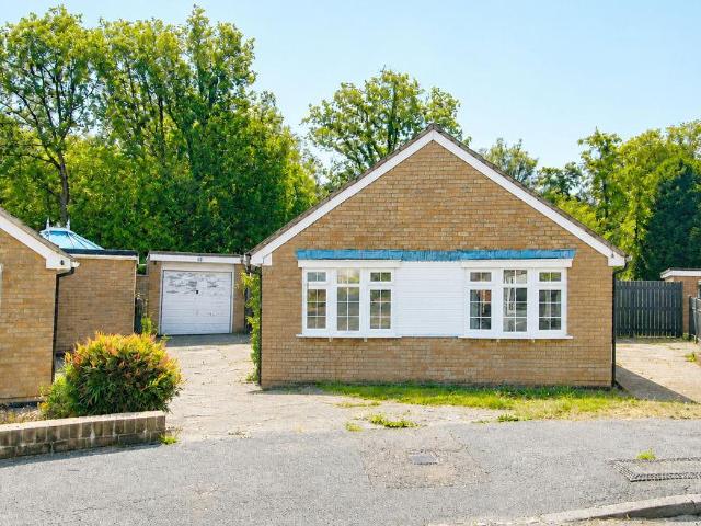 4 bedroom detached bungalow for sale
