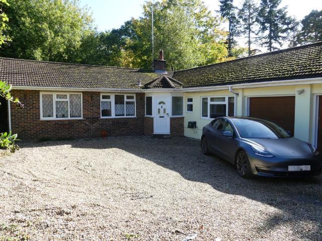 4 bedroom detached bungalow for sale
