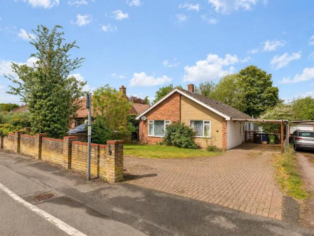 4 bedroom detached bungalow for sale