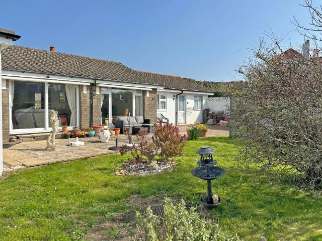 4 bedroom detached bungalow for sale