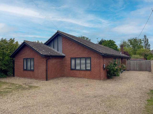 4 bedroom detached bungalow for sale
