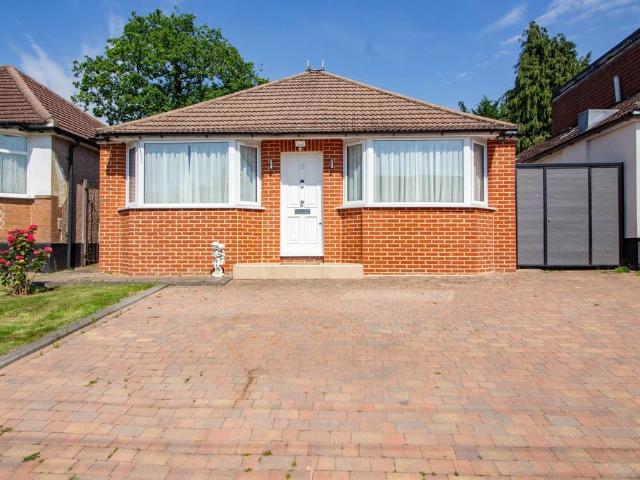 4 bedroom detached bungalow for sale